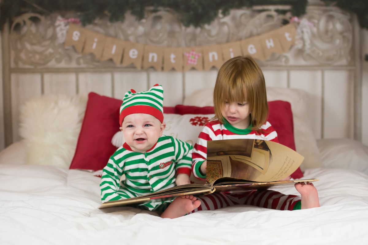 27 Creative Christmas Photo Ideas You Can Do At Home