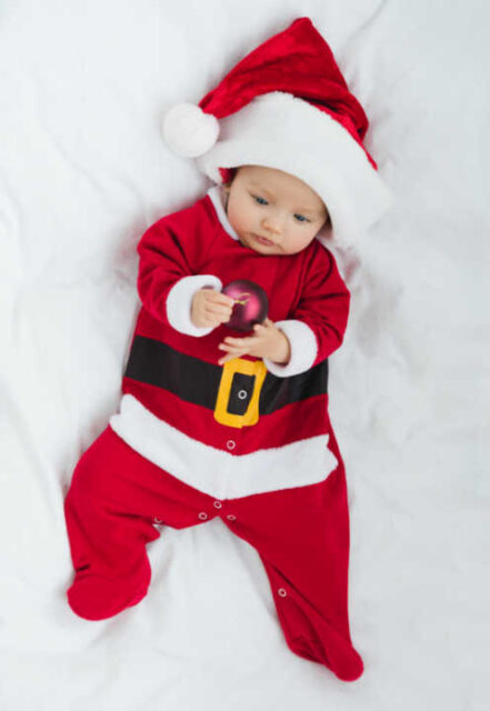 15 Creative Christmas Photo Ideas You Can Do At Home