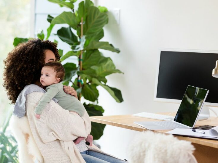 How To Work From Home With A Newborn (10 Top Tips)